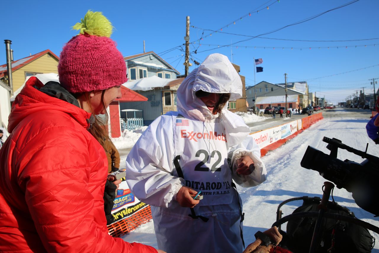 More Teams coming in, and back over the trail in 1 hr 45 minutes – Iditarod