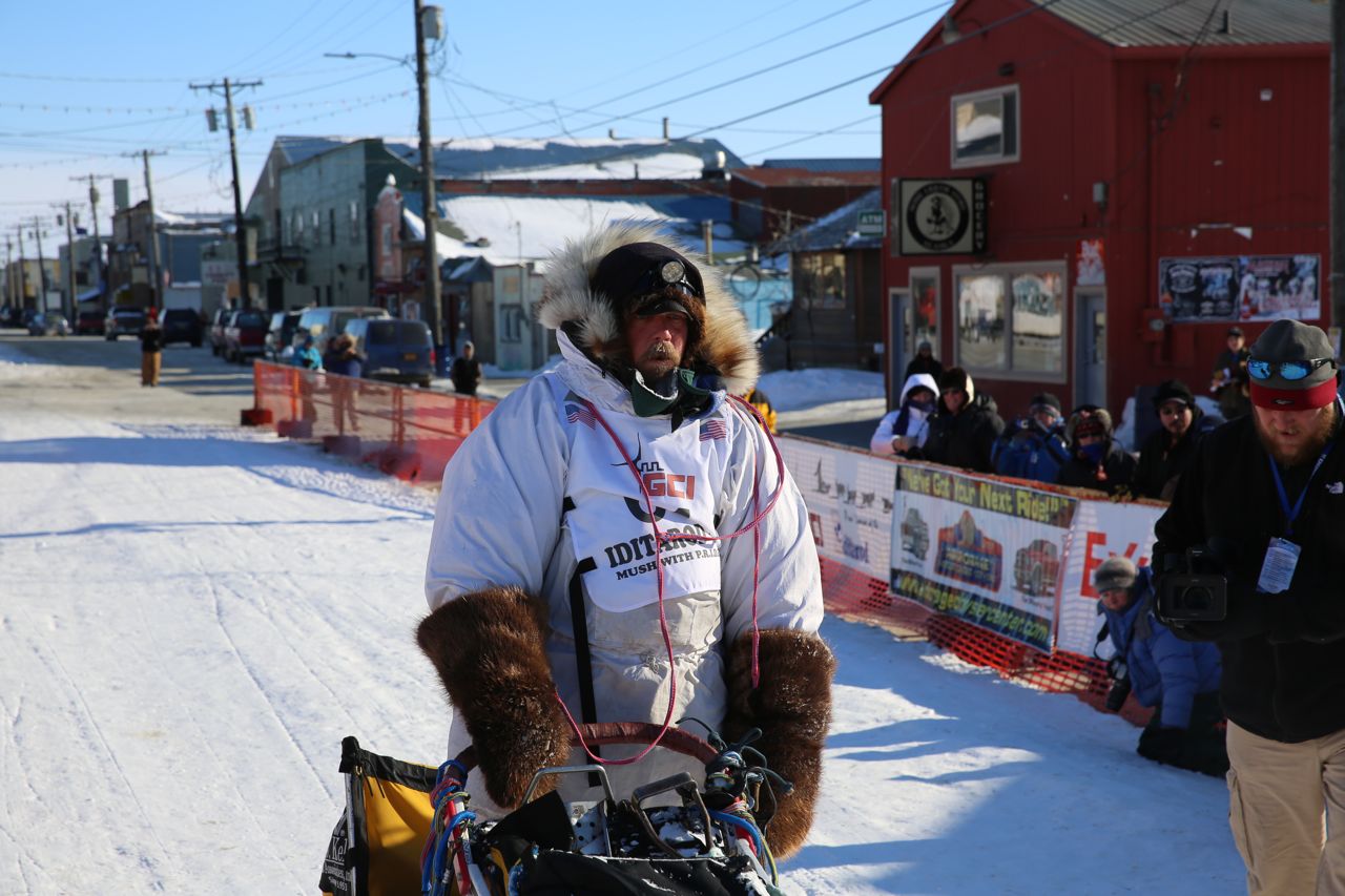 More Teams coming in, and back over the trail in 1 hr 45 minutes – Iditarod