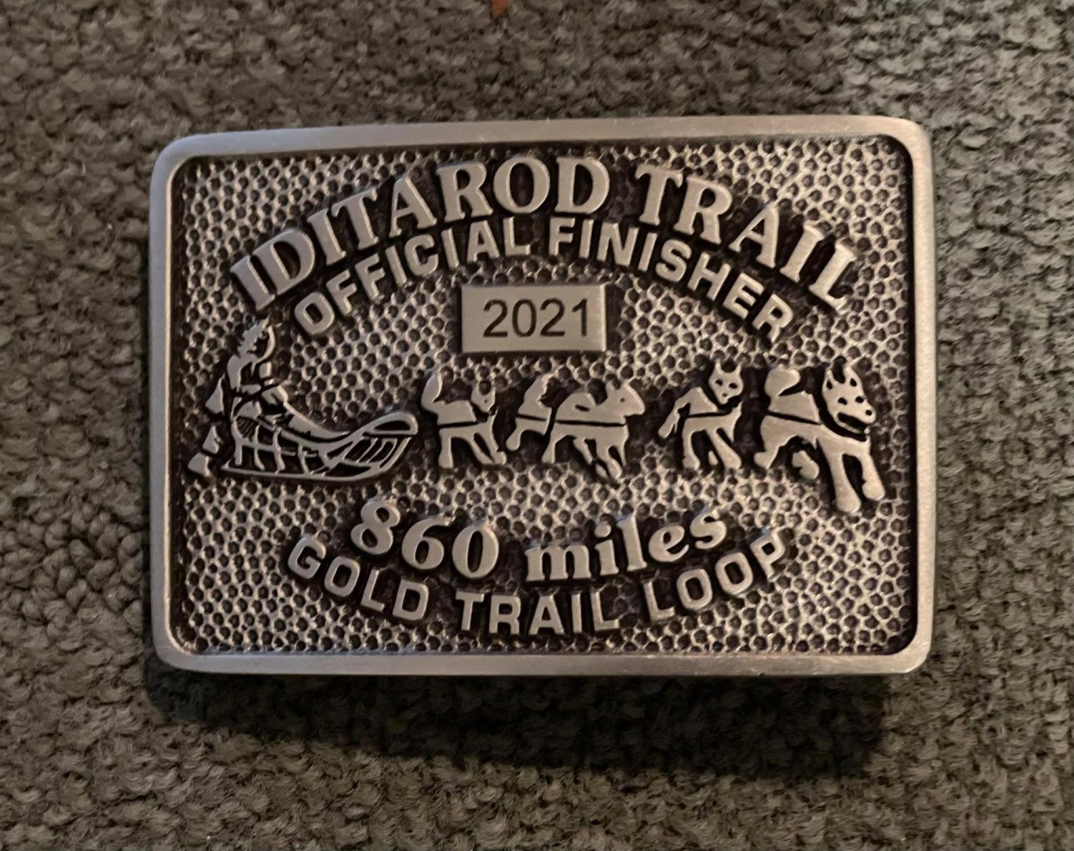 Custom Gold Trail Loop buckle designed for mushers of 2021 – Iditarod